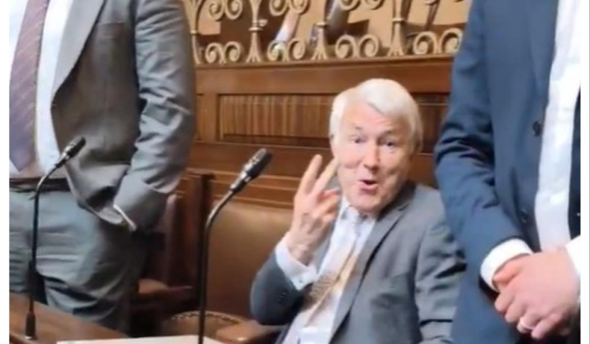'Absolutely disgraceful' - TD Michael Lowry caught 'giving the two fingers' in the Dáil - Mayo Live
