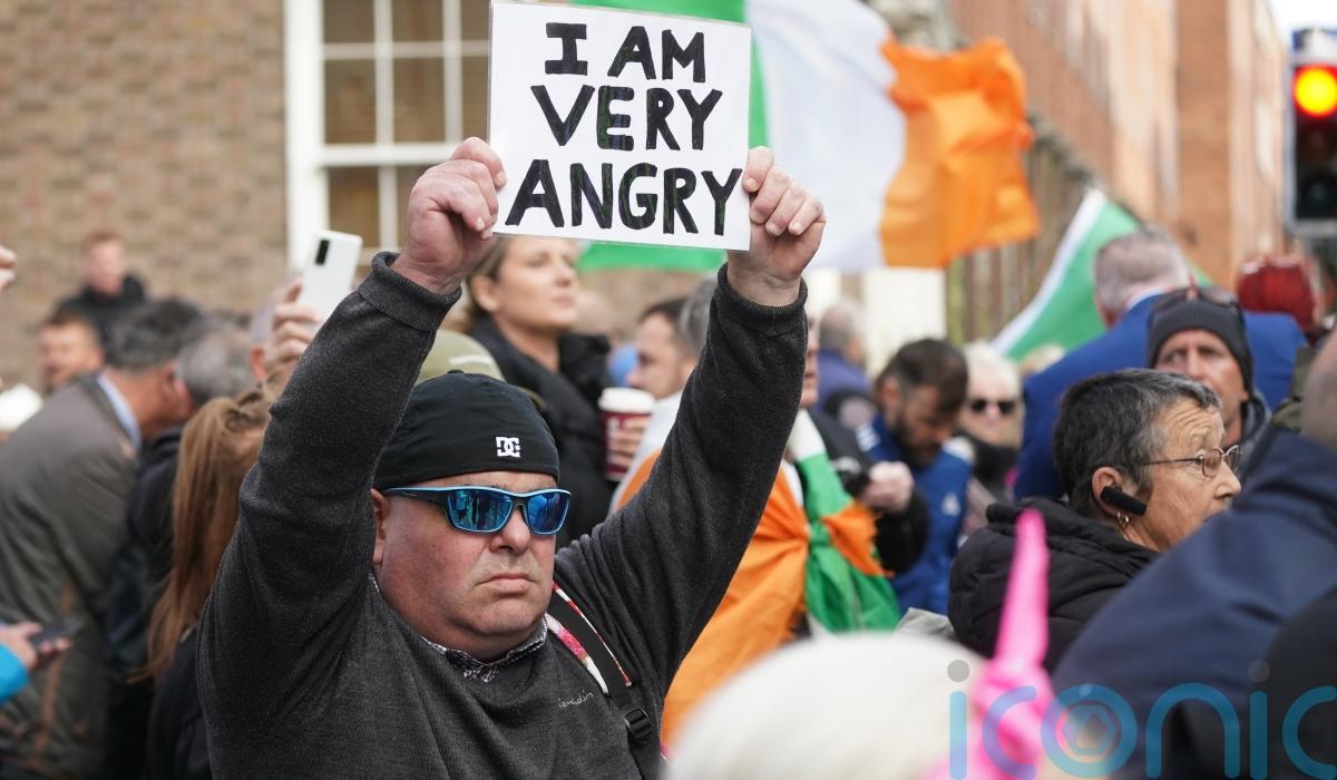 Conway-Walsh expresses concern over ‘absolute hatred’ outside Dáil ...